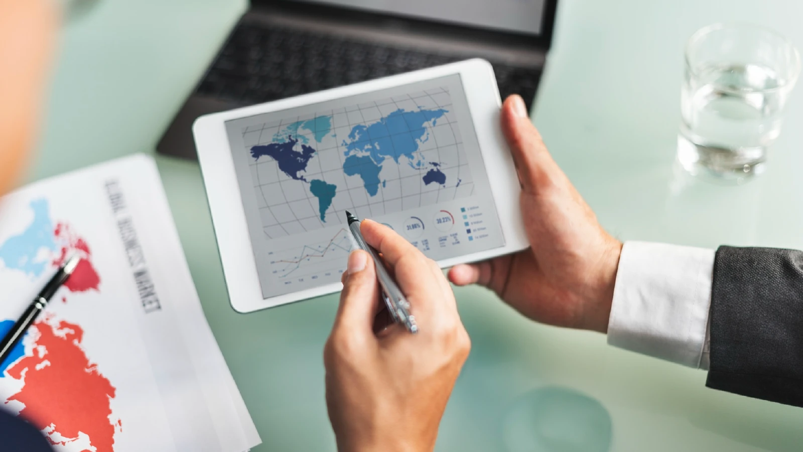 Perusahaan Ekspansi ke Luar Negeri? Pahami Cross-Border Compliance