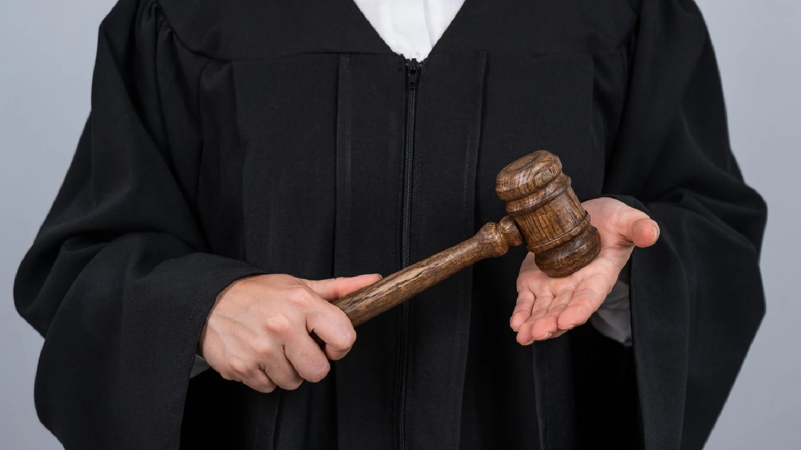 Mengenal In Absentia dalam Perkara Pidana dan Perdata